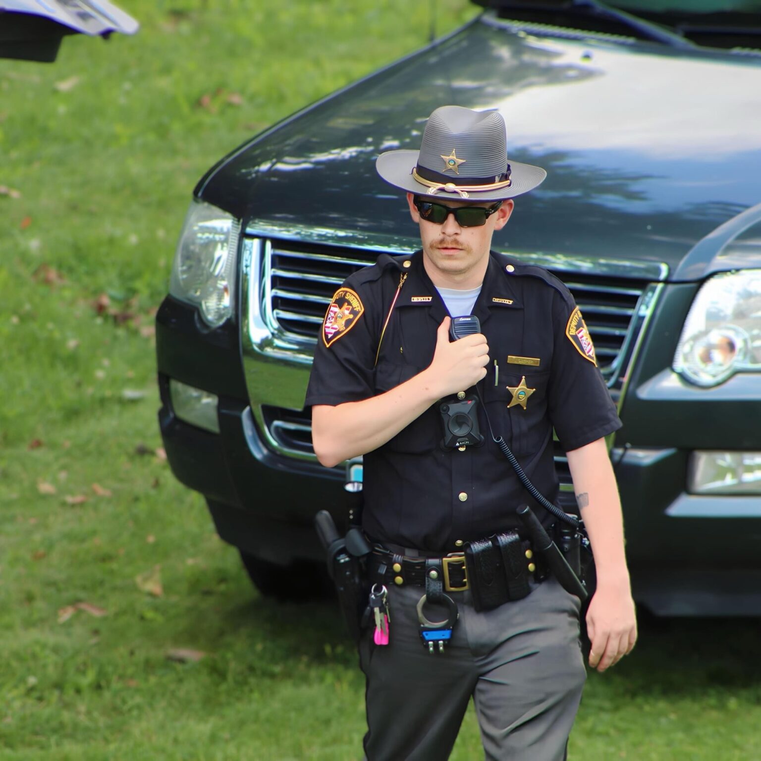 Giant chicken spotted dancing in Chillicothe