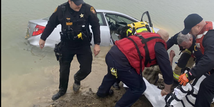 A deputy’s quick actions save a motorist from drowning - Scioto Valley ...